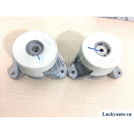 Cao su chân máy phải xe Mercedes GLC300 4Matic đời 2017_ 253 240 10 00 ...