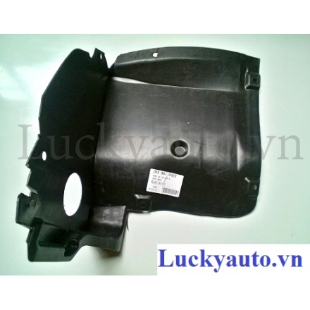 Miếng nhựa chắn bùn trước bên phải Mercedes C200 Kompressor đời 2003 ...