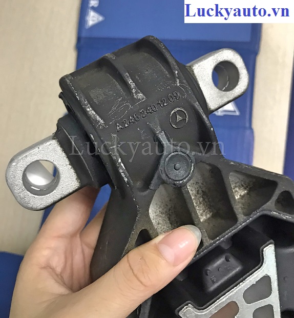 Cao su chân số xe Mercedes A250 đời 2013_ 246 240 12 09_ 2462401209