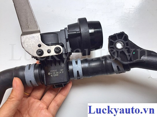 Máy bơm nước xe Mercedes GLC300 4Matic đời 2017_ 2742002451