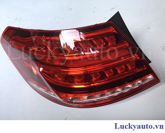 Đèn hậu miếng ngoài xe Mercedes E200 đời 2015_ 2129060703