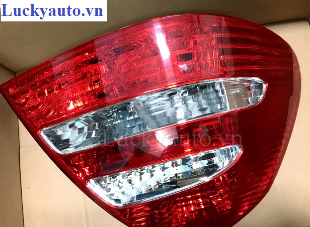 Đèn hậu trái xe Mercedes E240 đời 2005_ 211 820 03 64_ 2118200364